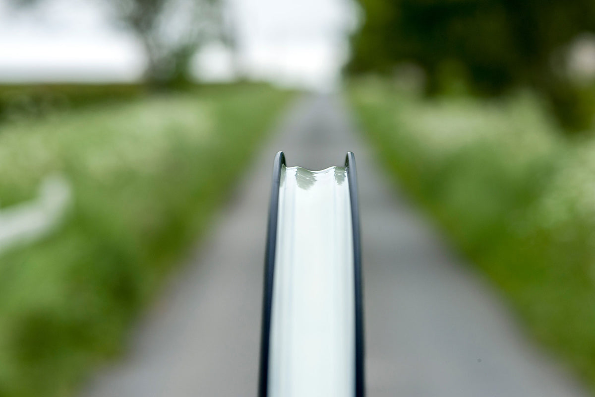HUNT TECH | H-LOCK EXPLAINED; EASY FIT SECURE TUBELESS – Hunt Bike ...